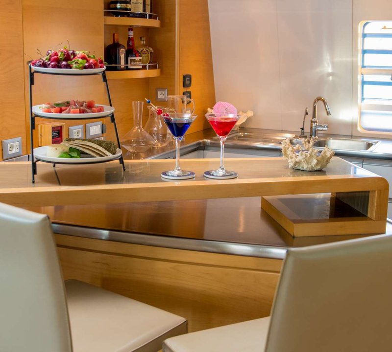 BELLA VITA Yacht Charter Details, CMN Yachts | CHARTERWORLD Luxury ...